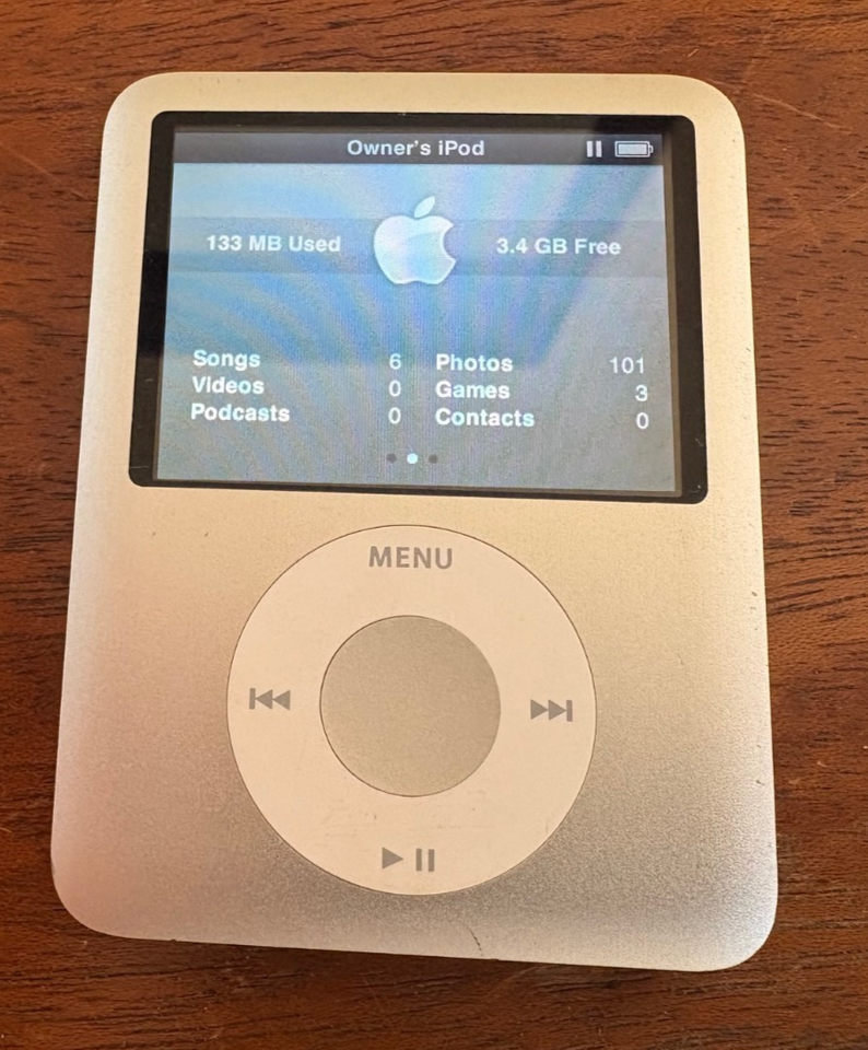 Apple iPod Nano 3rd Gen A1236 4GB and iPod Touch 5th Gen A1421 (Locked ...