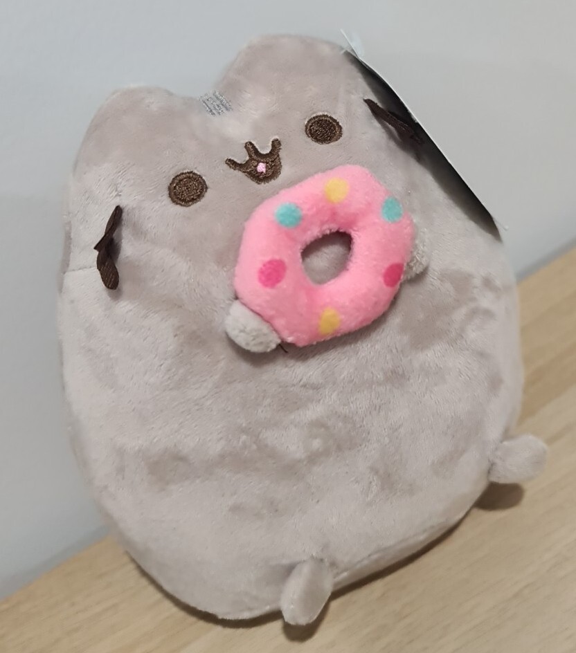 Brand New Licensed Pusheen The Cat Snackable Plush donut 16cm official ...