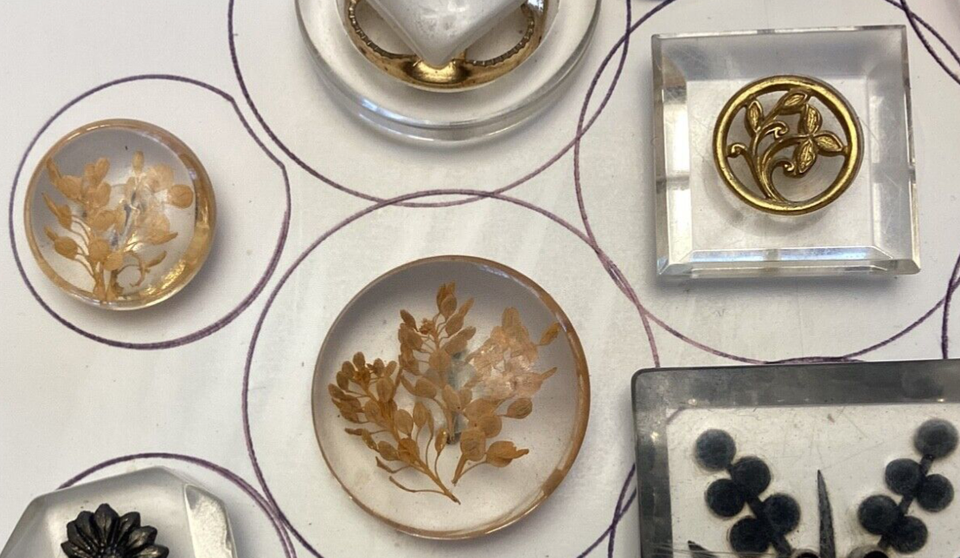18 Vintage Reverse Carved Lucite Buttons Sizes Range 3/4”x2” Floral ...