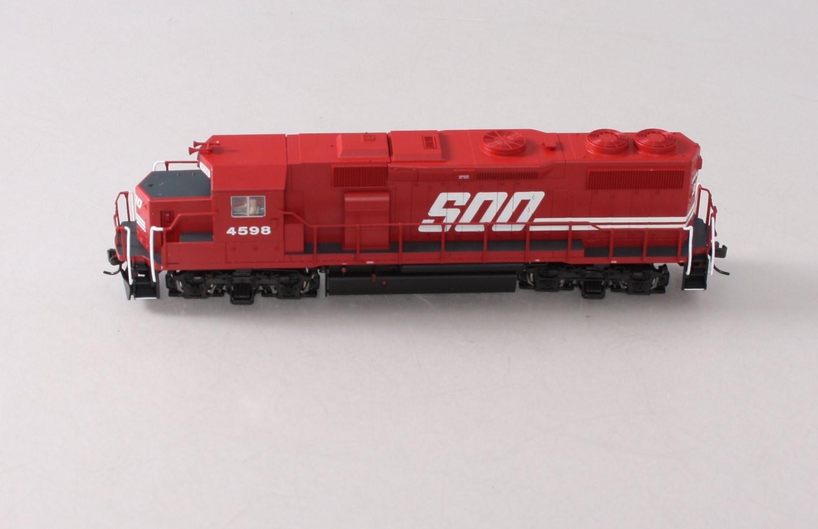 Atlas 10000938 HO Scale SOO Line GP39-2 Phase II Diesel Locomotive ...