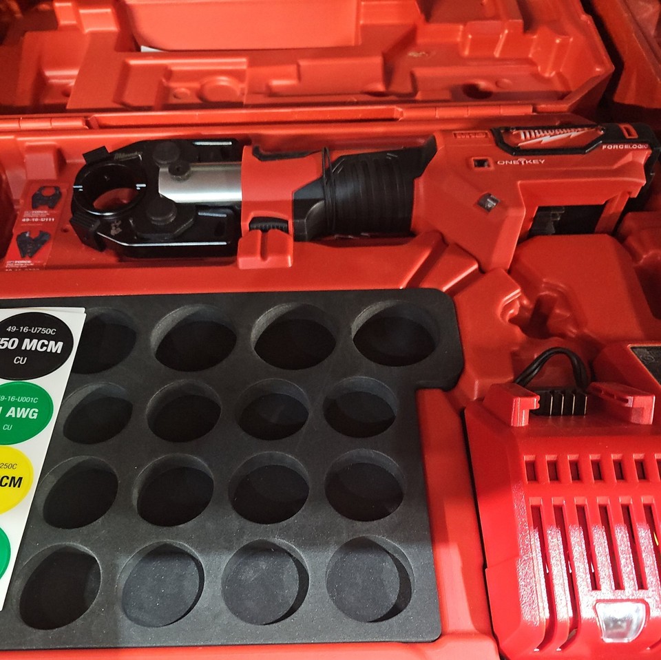 Milwaukee M18 Force Logic 600 MCM Cordless Crimper Kit - Red (2679-22 ...