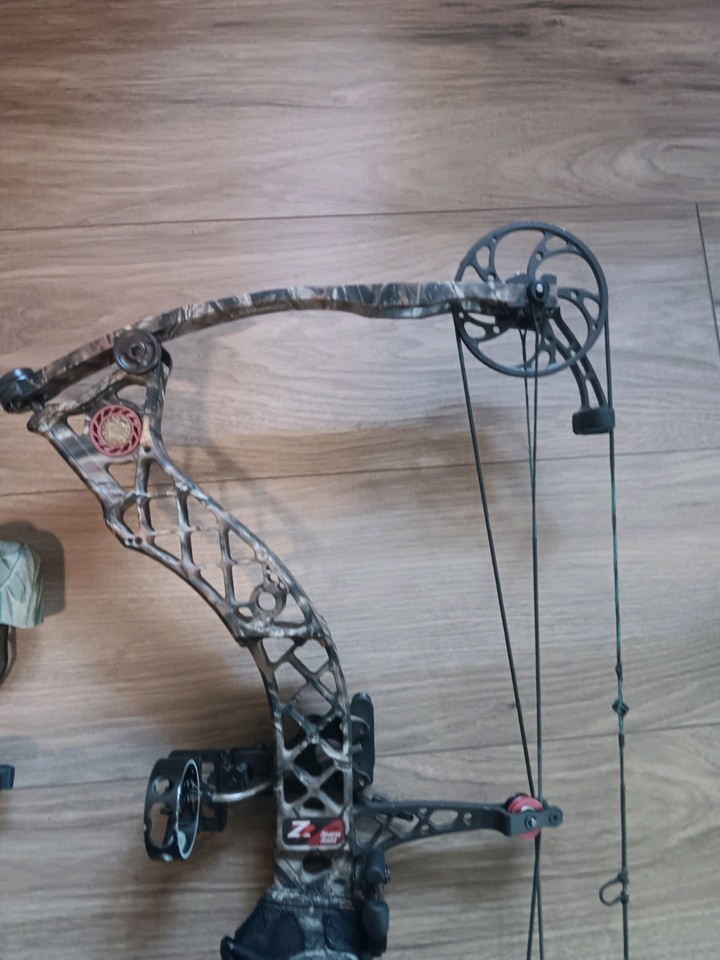 Mathews Z7 Right-Handed Compound Bow 30/70 Loaded SE4 Camo | eBay