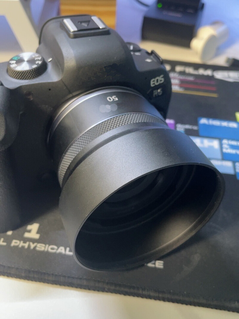 New Aluminum Metal Lens Hood for Canon RF 50mm F1.8 STM Lens New Aluminum Metal Lens Hood for Canon RF 50mm F1.8 STM Lens