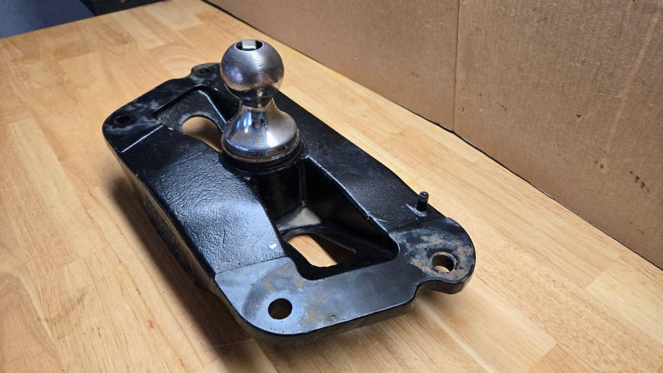 2013-2018 Dodge RAM 2500/3500 Goose Neck 5th Wheel Assembly ID 32729C ...