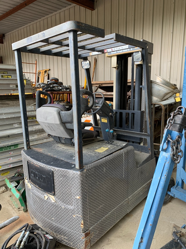 CROWN 35SCTT -S ELECTRIC FORKLIFT - - CHARGER INCLUDED! | eBay