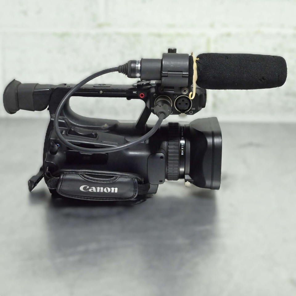 Canon XF100 Professional HD Camcorder/10x/1080p/Infrared/ Dual CF Card ...