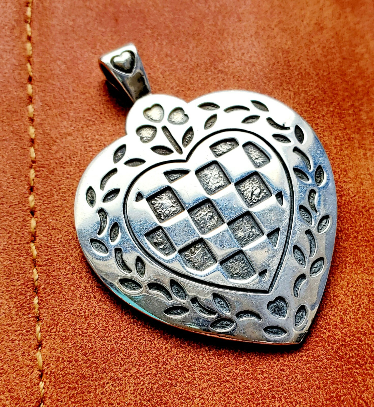 James Avery Retired Heart Pendant VERY Pretty! Rare P… - Gem
