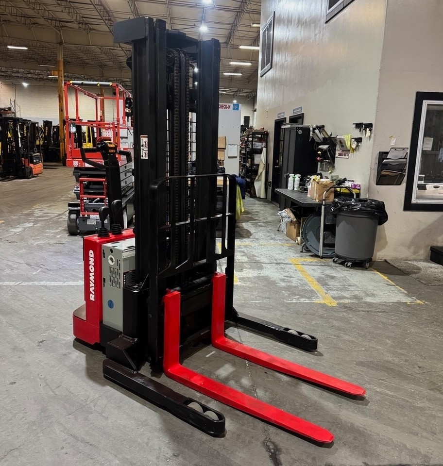 2013 Raymond RSS40 4000LB 2 Stage Mast Electric Walkie Stacker 2440 ...