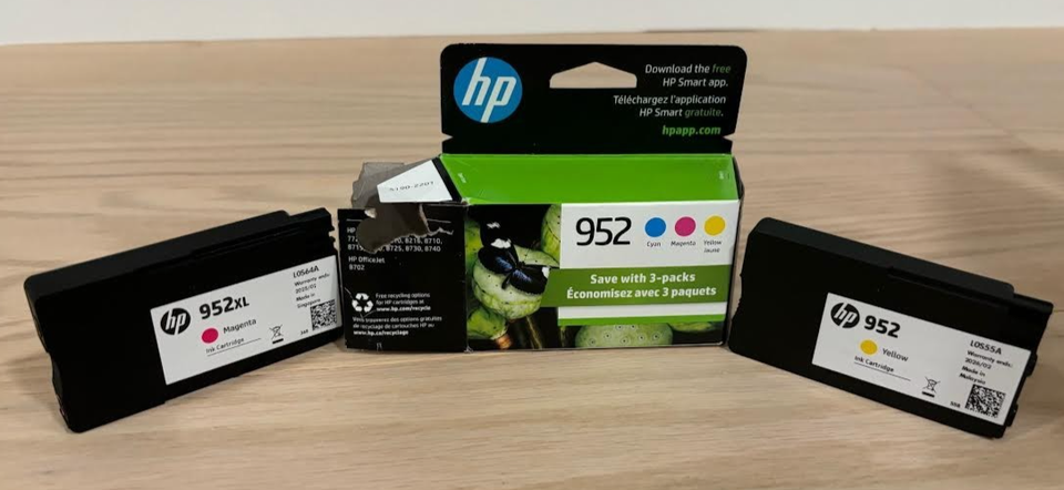 HP ink 952 Cyan, Magenta,Yellow Ink Cartridges ONLY HAS YELLOW AND ...