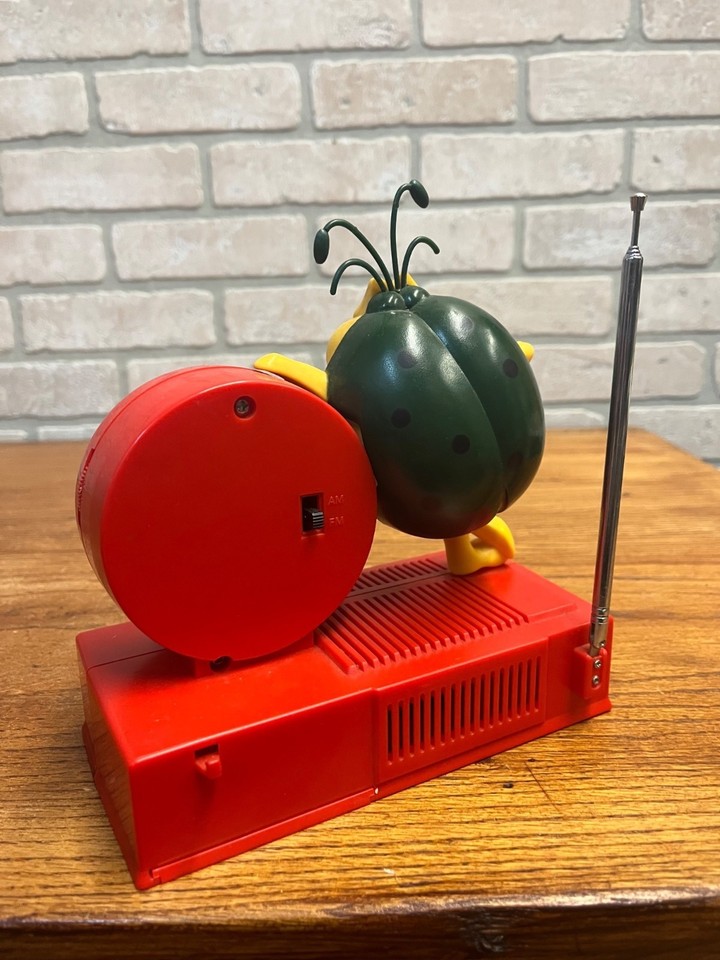 Vintage Raid Bug AM/FM Battery Operated Digital Clock Radio TESTED | eBay
