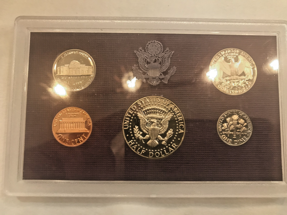 17 UNITED STATES PROOF COIN SET, I US MINT 1990 PRESTIGE SET, 2 U.K U.C ...