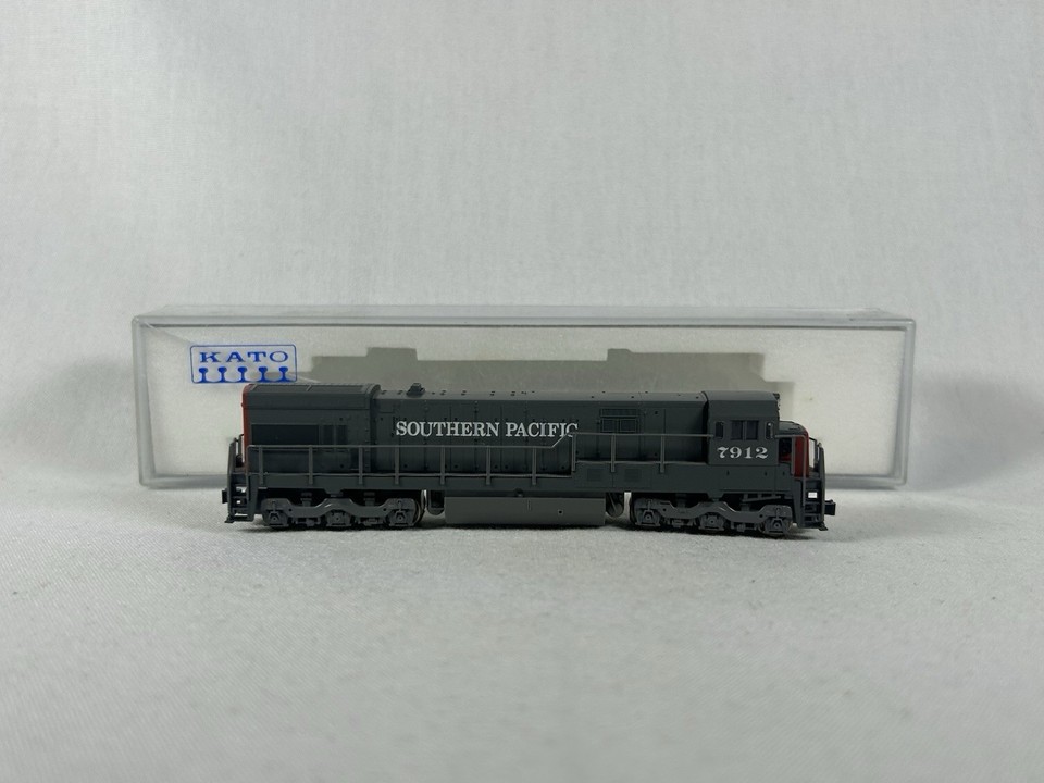 N Kato Southern Pacific U30C #7912 | eBay