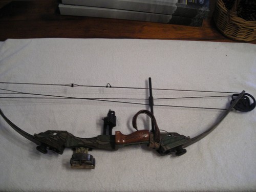 Mathews Ultra Light Solocam RH Compound Bow with Fiber Optic Sight ...