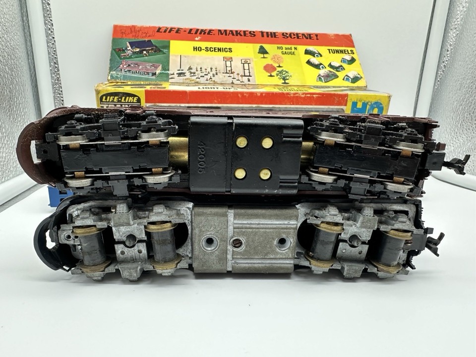 Lot of 5 HO Scale Engines Santa Fe Penn Conrail B&O 9643 8410 2648 ...