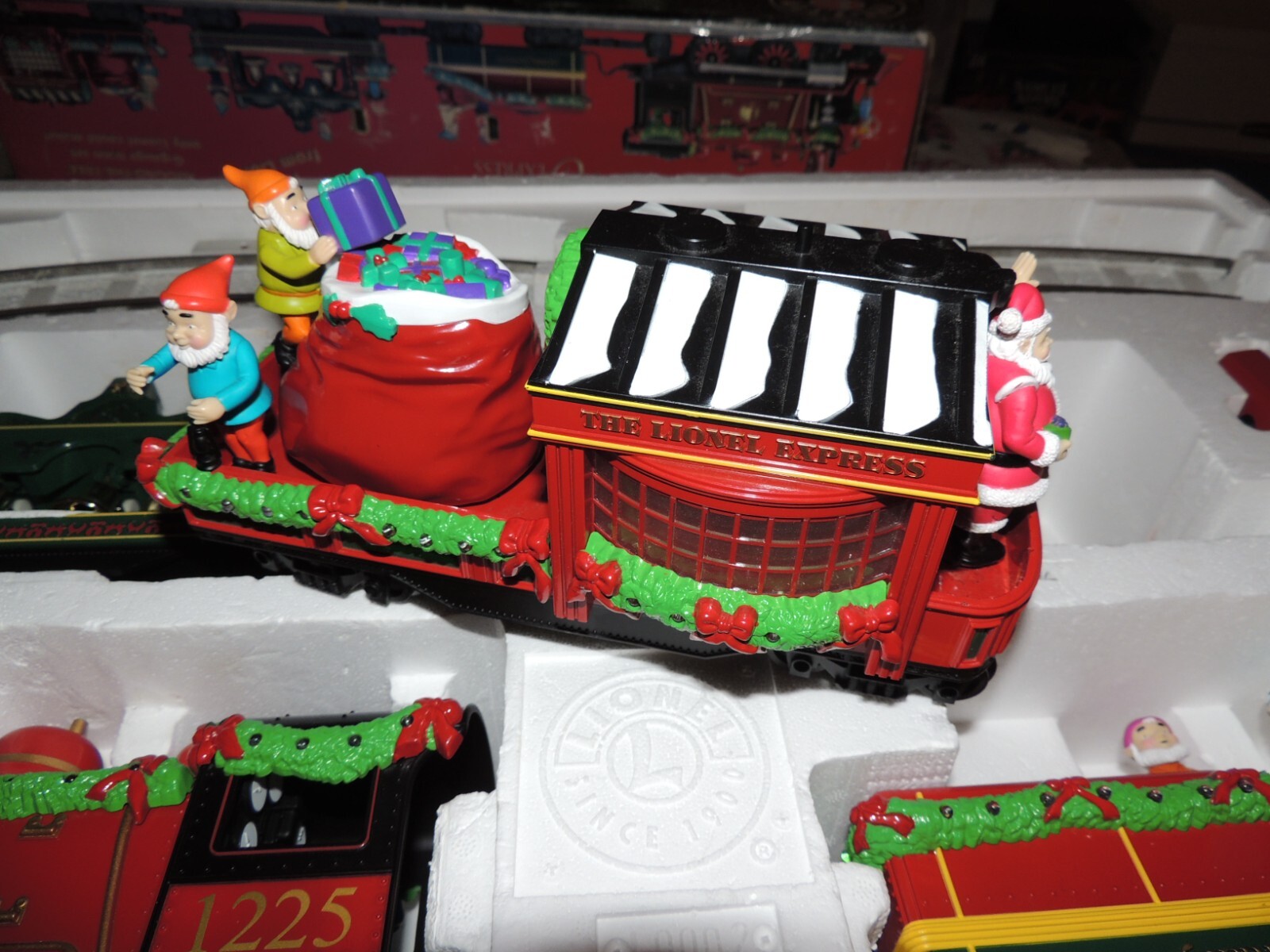 LIONEL HOLIDAY TRADITION EXPRESS TRAIN SET G GAUGE CHRISTMAS 7-11000 | eBay