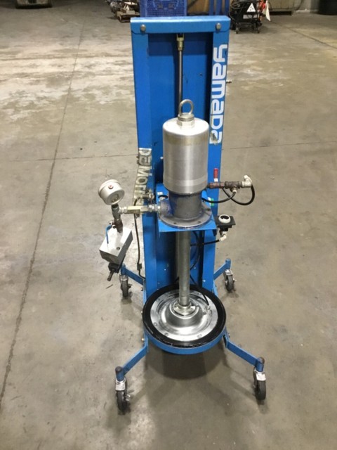 Yamada SKR110M50SAL 880622 Pneumatic Grease Lubricator Pump for sale ... Yamada SKR110M50SAL 880622 Pneumatic Grease Lubricator Pump for sale ...