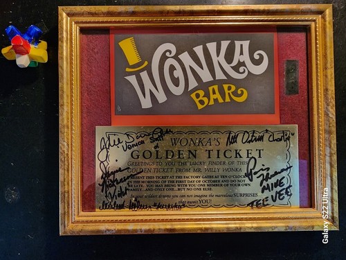 Willy Wonka Golden Ticket signed by 5 Wonka Kids (COA) ..plus extra ...