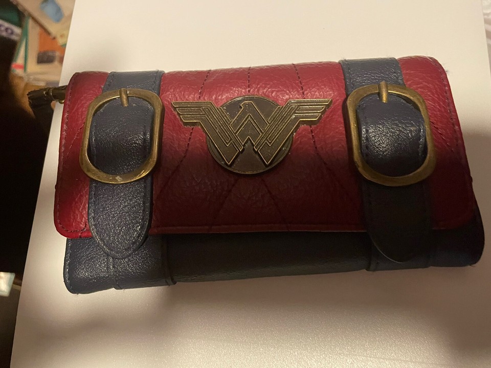 Dc Comics Wonder Woman Wristlet Wallet | eBay