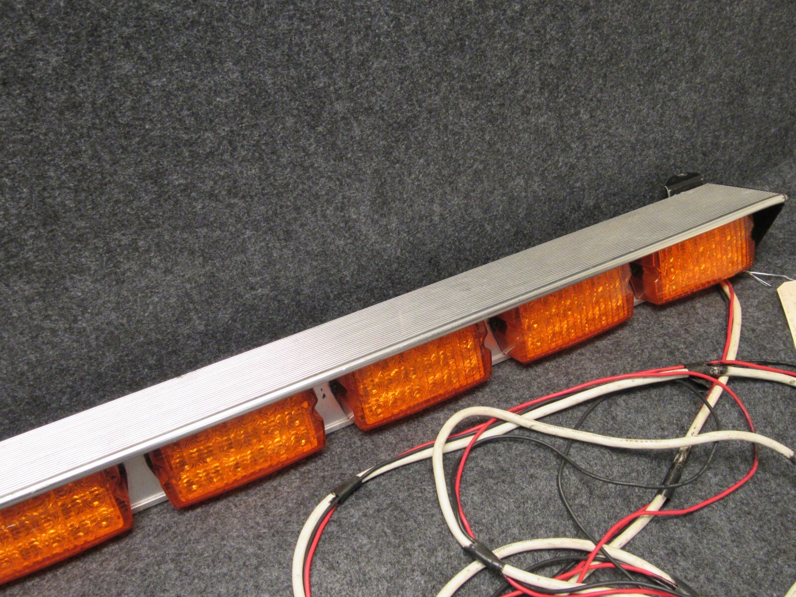 Galls DR001 LED Arrow Bar Traffic Advisor 42" Amber Light Flashing 12 ...