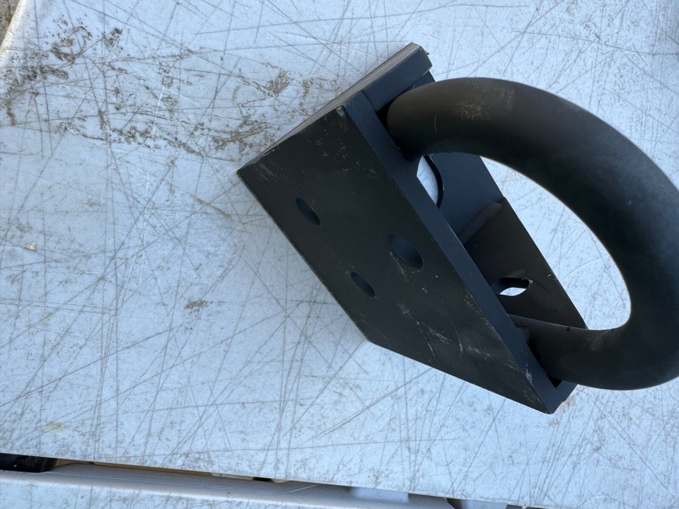 M998 HMMWV NOS LH BODY MOUNT BRACKET 12342509 5340-01-358-5588 | eBay