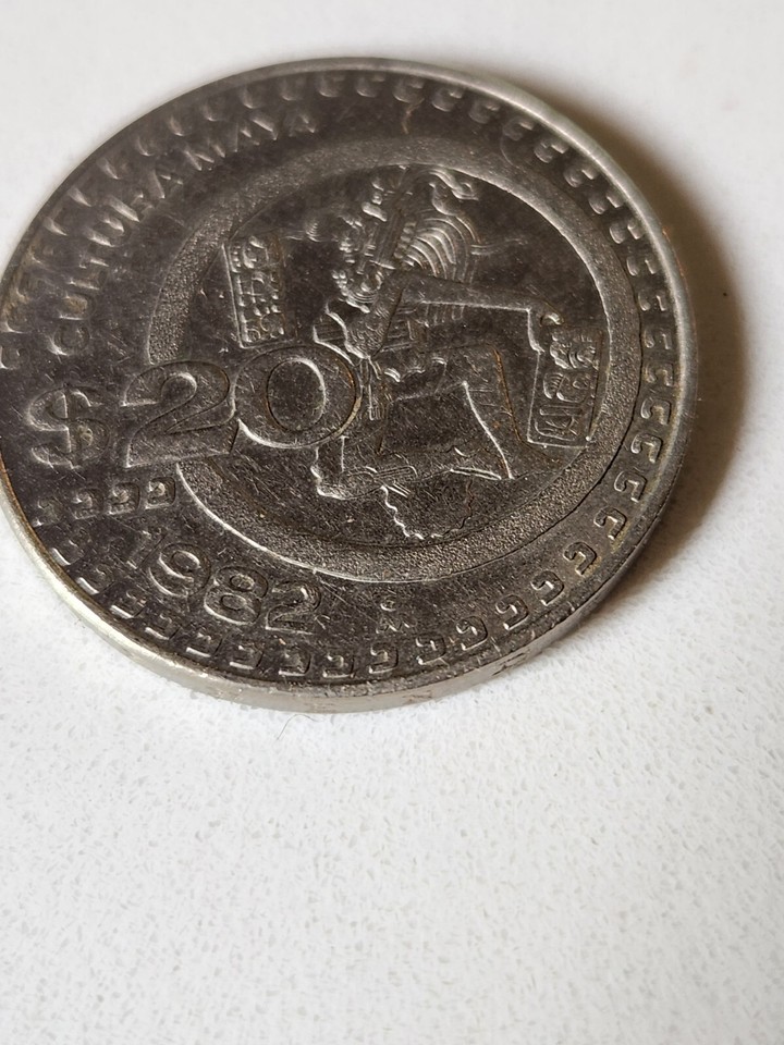 1978 Mexico Diez 10 Pesos, Miguel Hildalgo 7 Sided Coin & 1982 20 Pesos ...