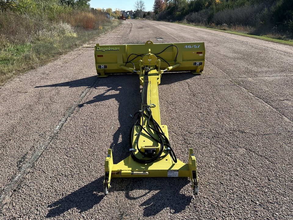 Degelman 10-46/57 Bulldozer blade, 4600/5700 10' tractor snow plow ...