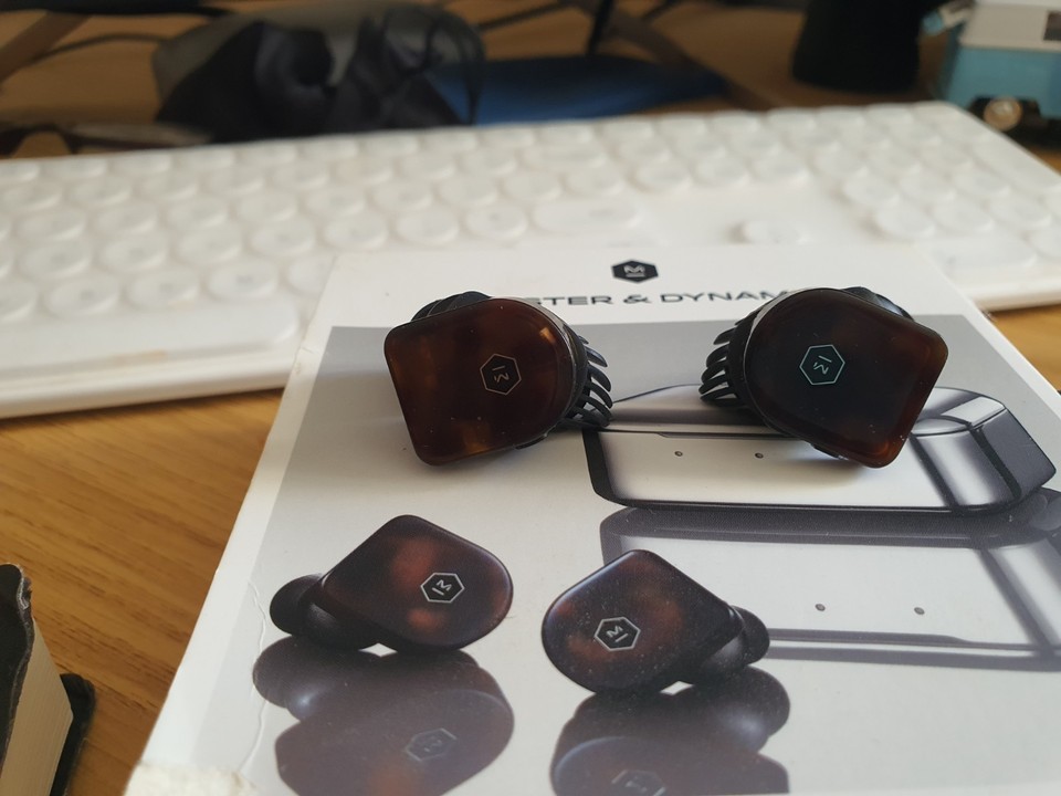 Master and Dynamic MW07 True Wireless Earbuds Tortoise Shell | eBay UK
