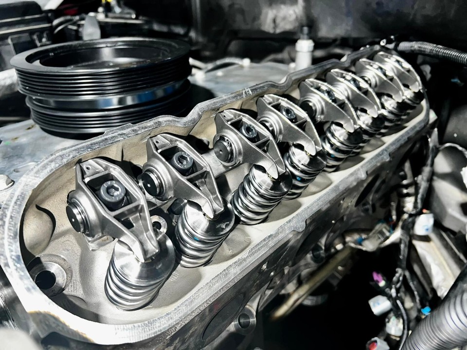 LS1 Rocker Arms WITH Upgraded Trunion Kit Installed LS 4.8 5.3 5.7 6.0 ...