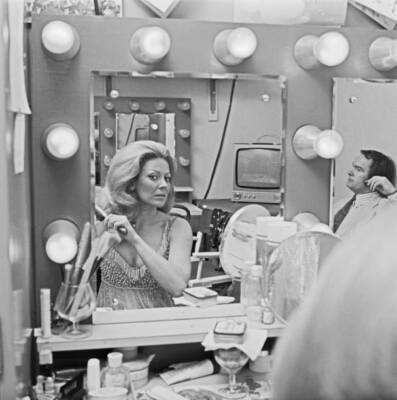 Sheila Southern backstage at Cliffs Pavilion Southend-on-Sea OLD PHOTO ...