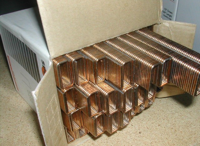 Medium Crown 16 Gauge Staples 1 Inch Bostitch S4 Staple Guns Spotnails ...