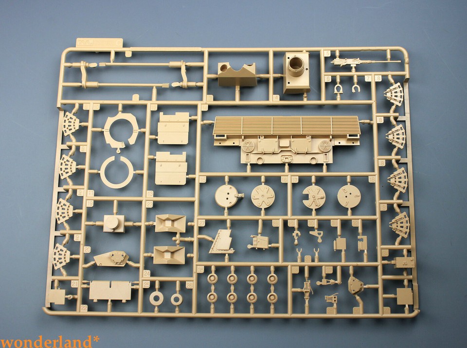 Tiger Model 4613 1/35 LEOPARD II REVOLUTION II 130MM GERMAN MAIN BATTLE ...