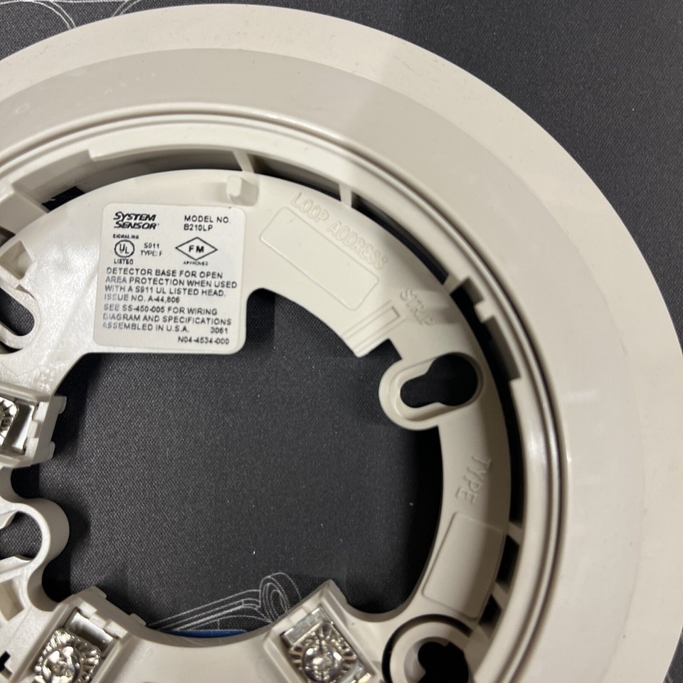 SYSTEM SENSOR PLUG IN DETECTOR BASE B210LP Brand New | eBay