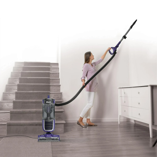 NEW Shark Upright Vacuum, Navigator Swivel Pro, Bagless, Powerful ...