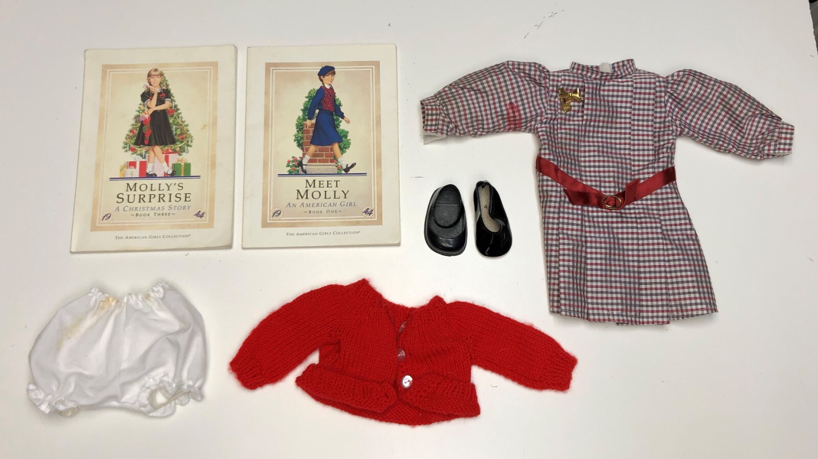 American Girl Molly McIntire Doll w/Books Outfit & Accessories Pleasant ...