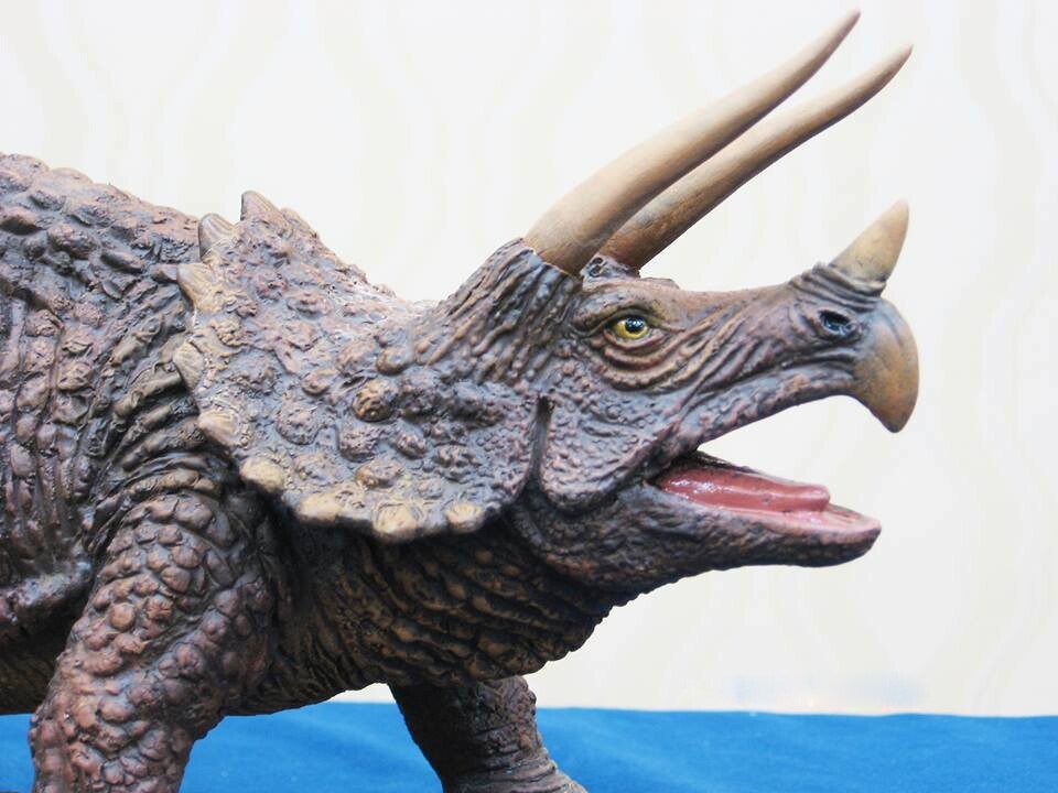 'One Million Years B.C.' Triceratops dinosaur resin model kit by Joe ...