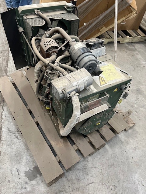 U.S. Military Auxiliary Power Unit (APU), 10 kW, 120/240 VAC, 60 Hz ...