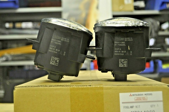 8321A365 Mitsubishi OEM Genuine Lamp ASSY Fog FR for sale online | eBay