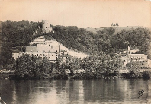 95 LA ROCHE GUYON LE CHATEAU ET L EGLISE | eBay
