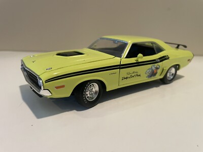 New Challenger Dodge 1971 R/T 440 1:24 M2 Machines Yellow Scat Pack ...