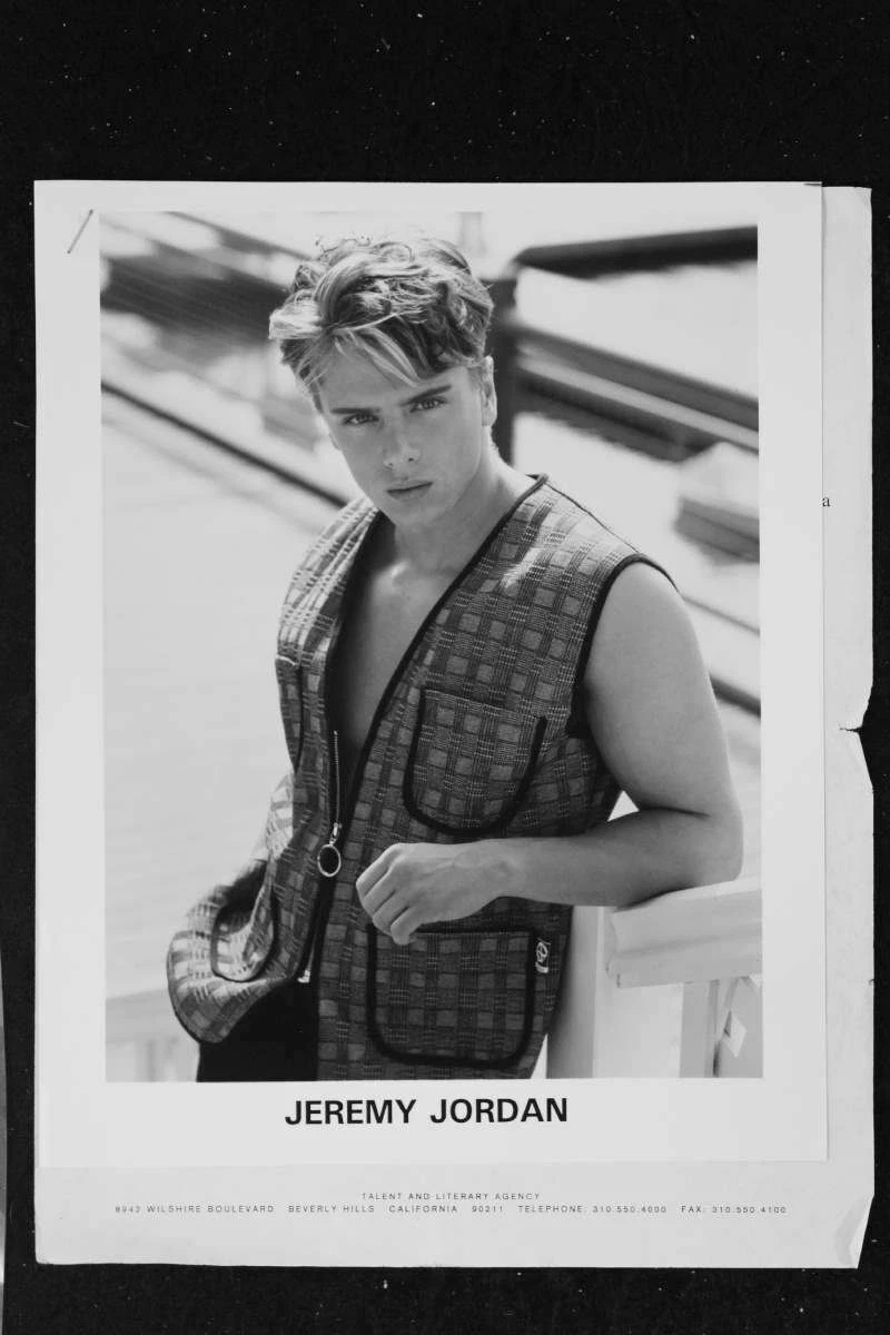 Jeremy Jordan Never Been Kissed