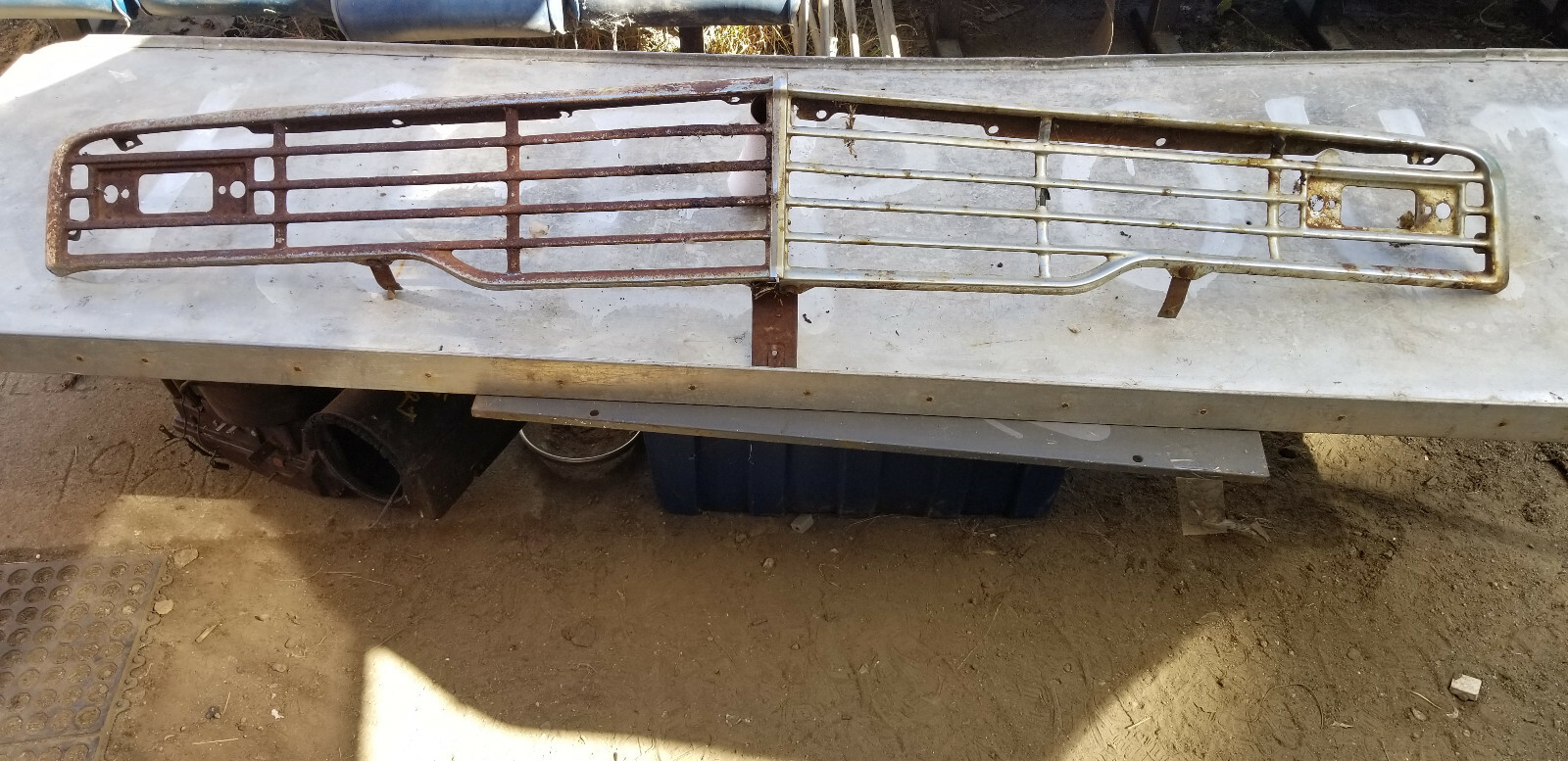 1957 Ford Ranchero Grille | Front | OE Ad# 9224 | OE