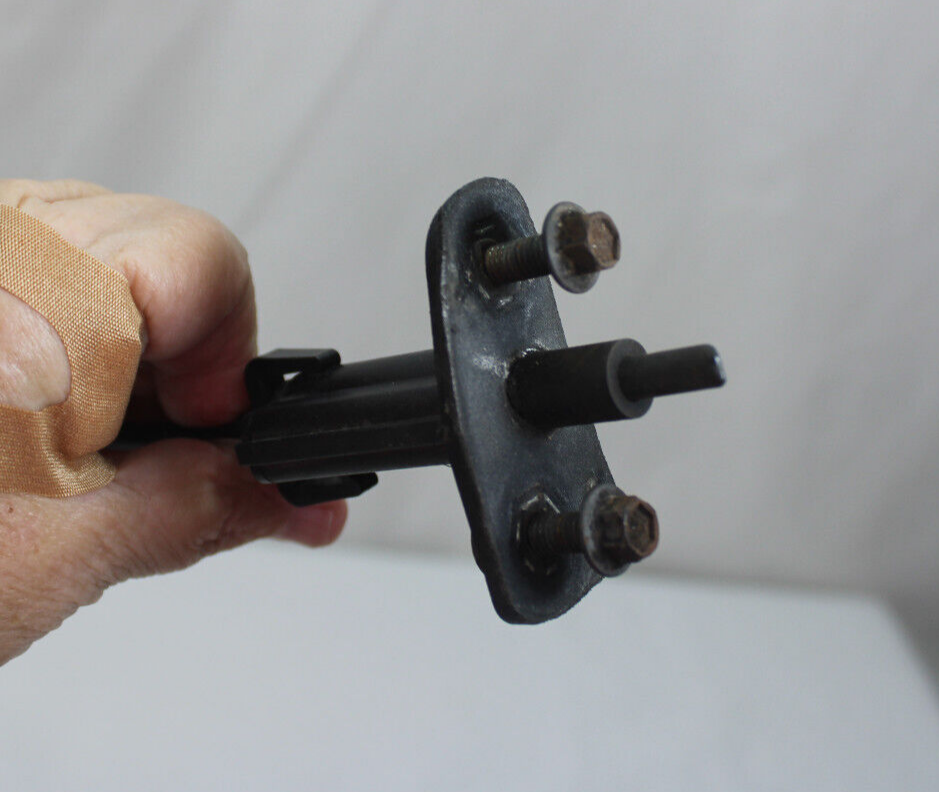 1987-1993 FORD MUSTANG FUEL DOOR POWER RELEASE ACTUATOR SWITCH PULL TAB ...