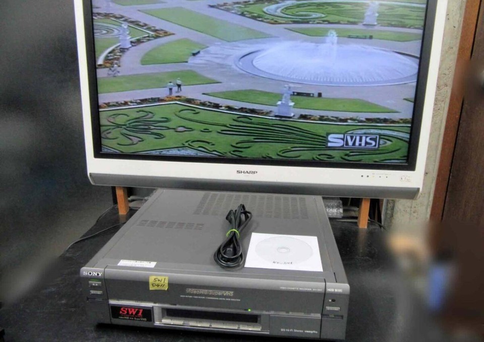 SONY WV-SW1 Hi8 8mm VHS VCR W Video Deck Player Perfect operation ...