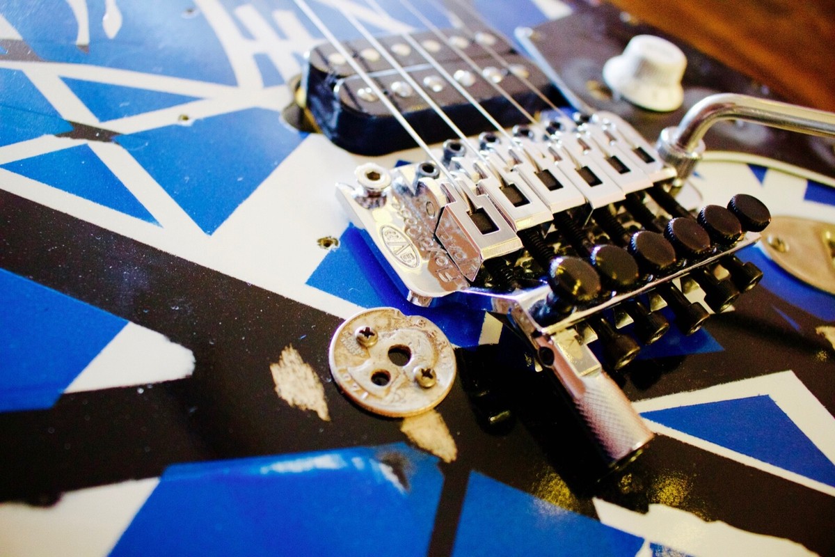 EVH Striped Series Relic'd Blue/Black/White Striped | eBay EVH Striped Series Relic'd Blue/Black/White Striped | eBay