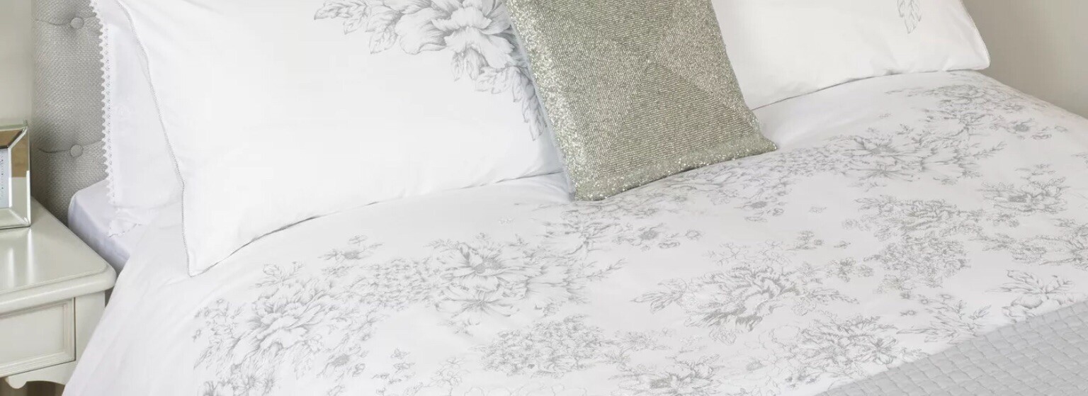 NEW LAURA ASHLEY COLETTE FLORAL EMBROIDERED Super KING SIZE QUILT COVER ...