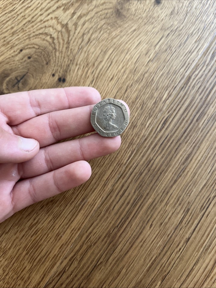 Bronze Coloured 20p Coin From 1982. EXTREMELY RARE COLLECTIBLE | eBay UK