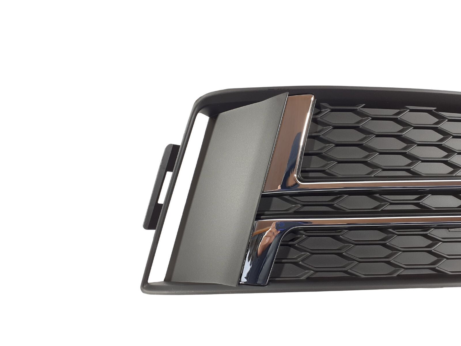 AUDI A4 2015 -2018 OE B9 S LINE FRONT BUMPER RIGHT RH FOG GRILL WITH ...