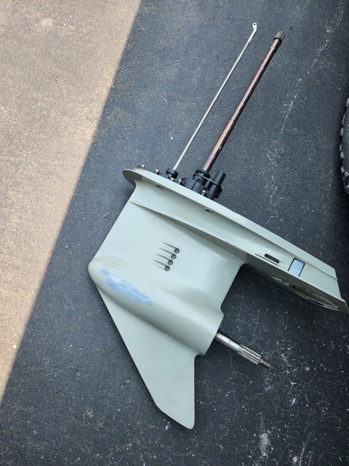 OMC Johnson V4 115HP Outboard Lower Unit OEM 333856 20" Shaft one piece ...