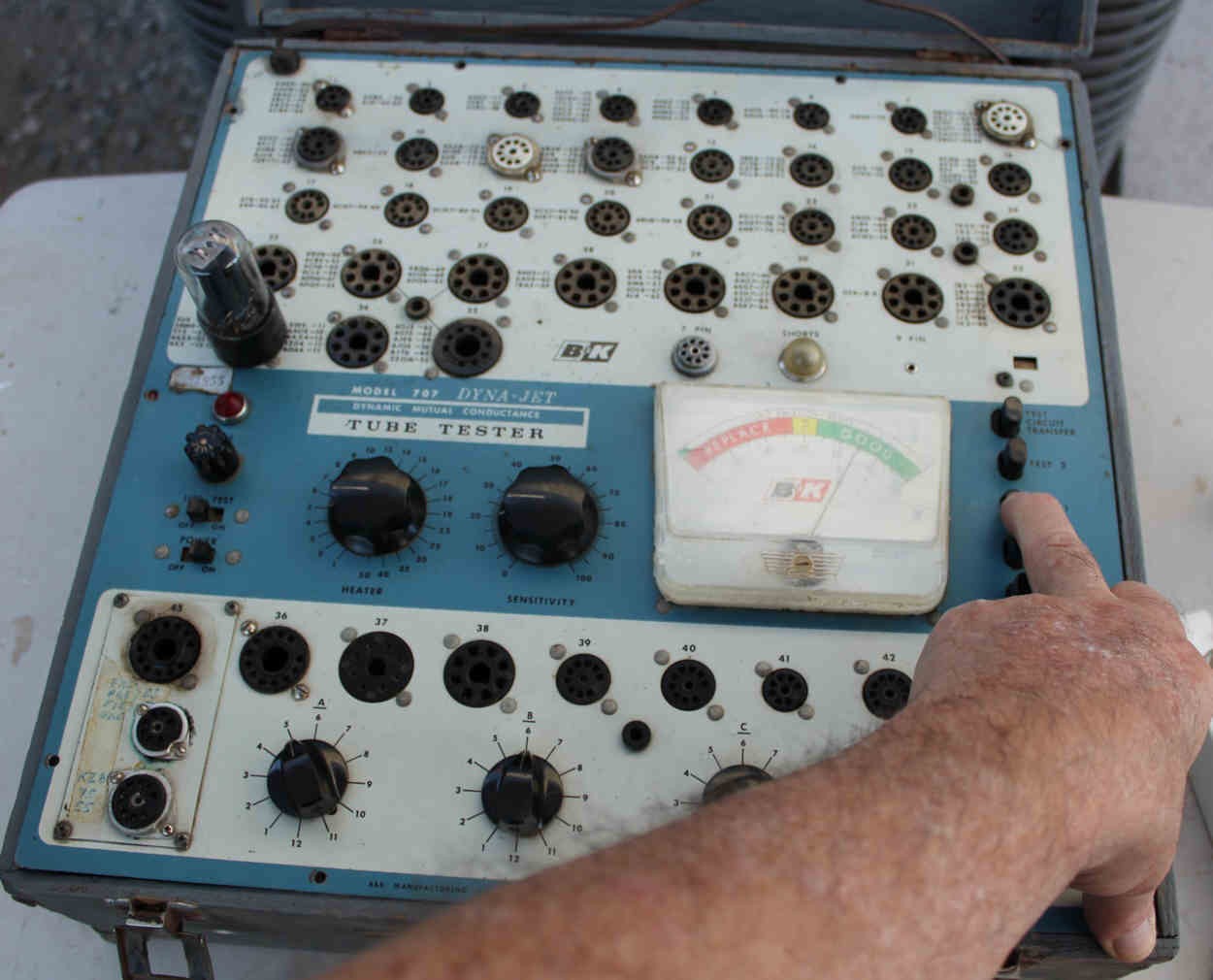 Vintage B&K Model 707 Dynamic Mutual Conductance Vacuum Tube Tester | eBay