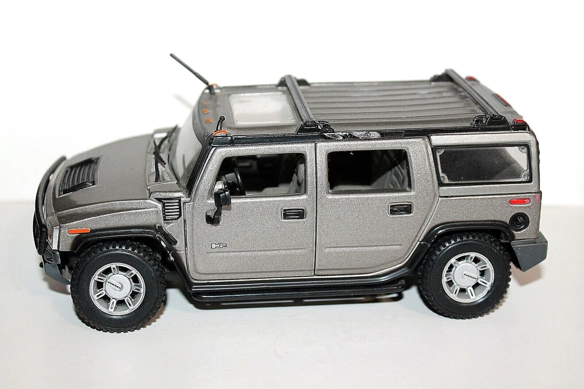 Hummer H2 Silver
